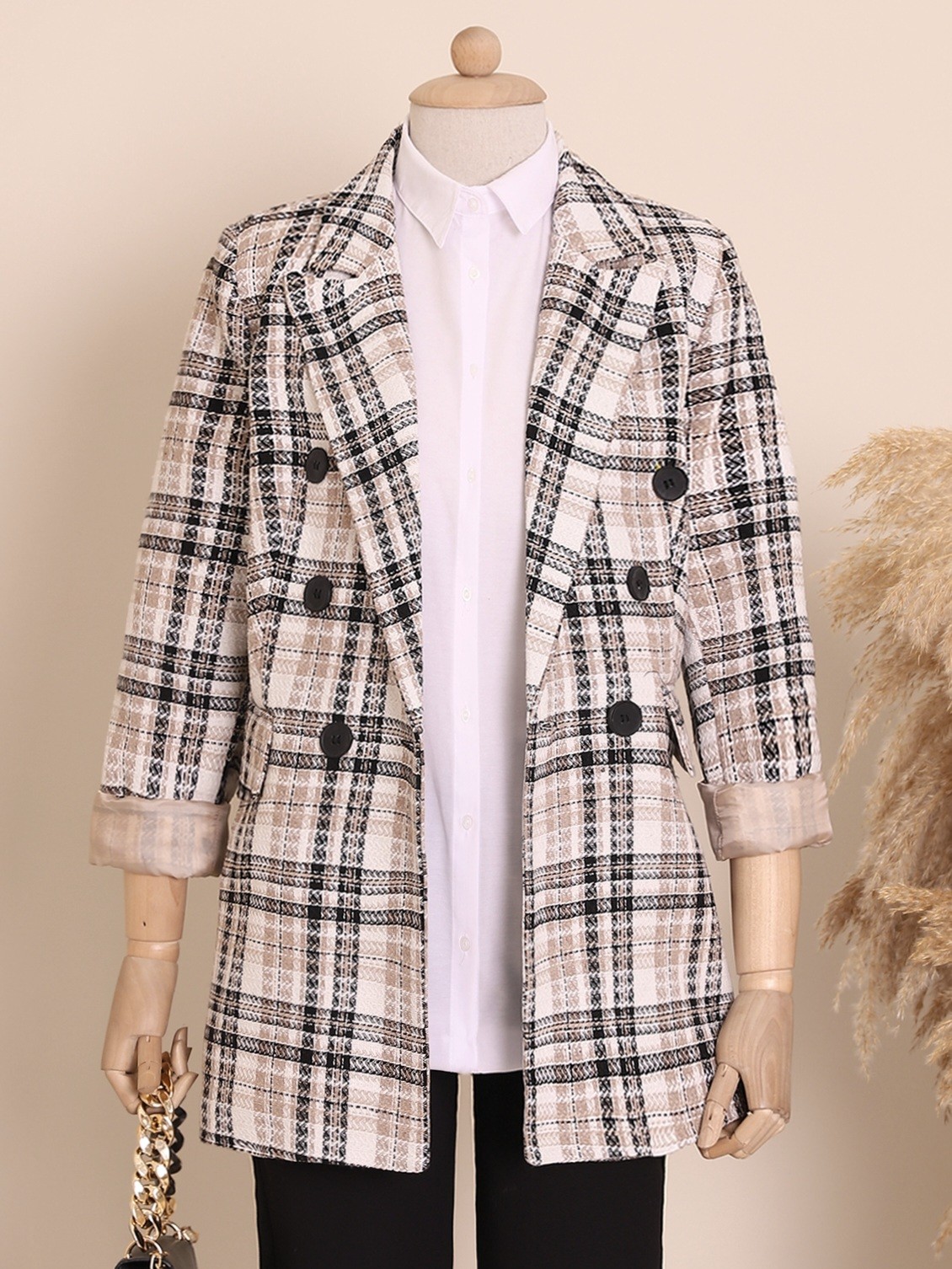 Buttoned Pocket Detailed Jacket